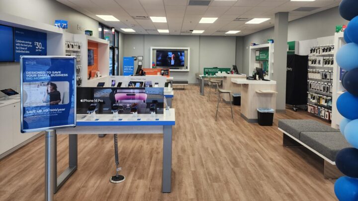 Comcast Opens New Xfinity Store in Mill Creek | Comcast Washington