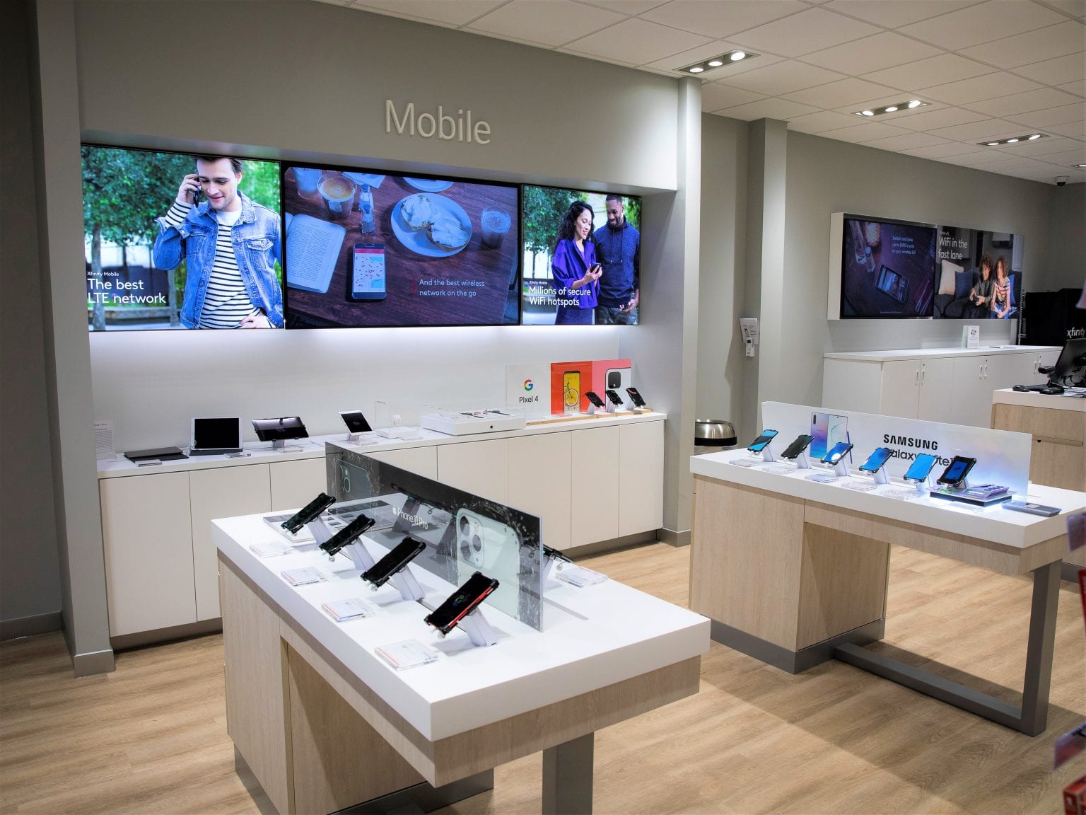 Comcast Unveils First Interactive Xfinity Retail Store in Warren County ...